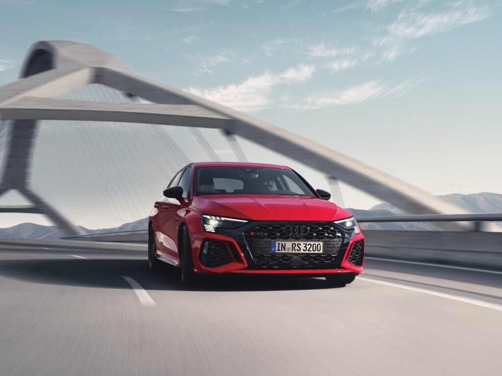 アウディ RS 3 Sportbackの年式は？モデルごとの特徴・変遷も｜車種｜ヤナセ公式 アウディ情報サイト