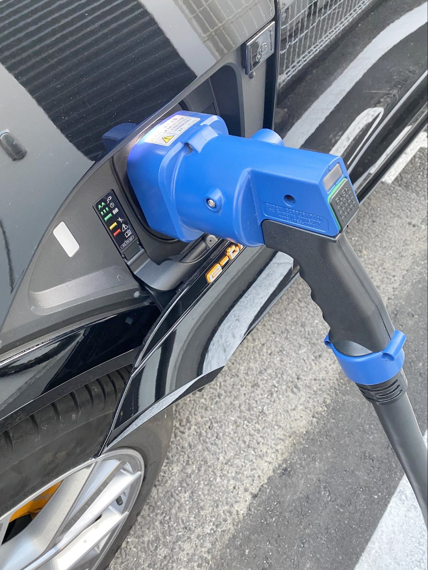 千葉｜Audi市川が急速充電器「EV QUICK CHARGER」をご紹介！｜ヤナセ公式 アウディ情報サイト